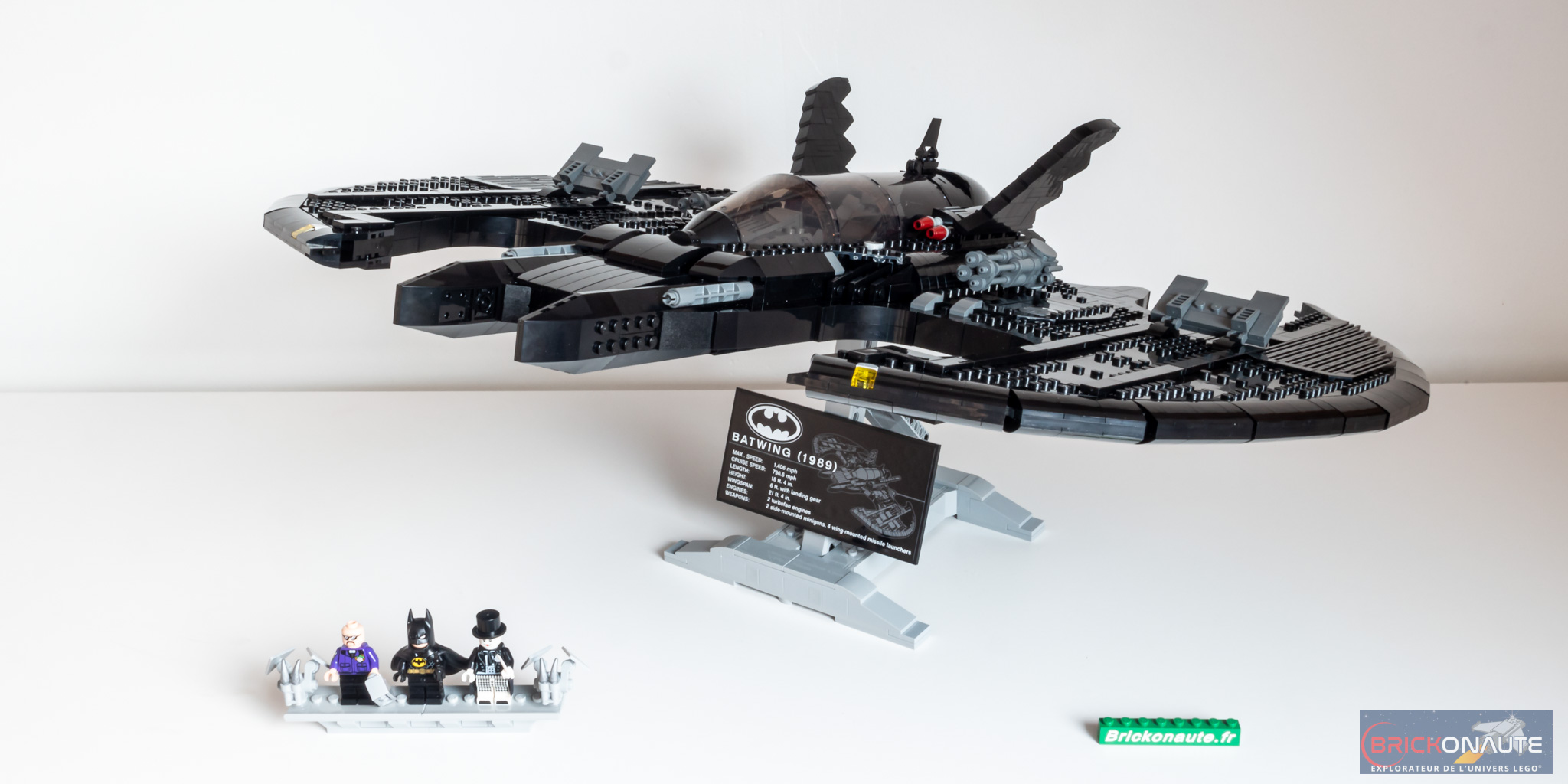 1989 Batwing (LEGO DC Super Heroes - 76161) - Review - Brickonaute