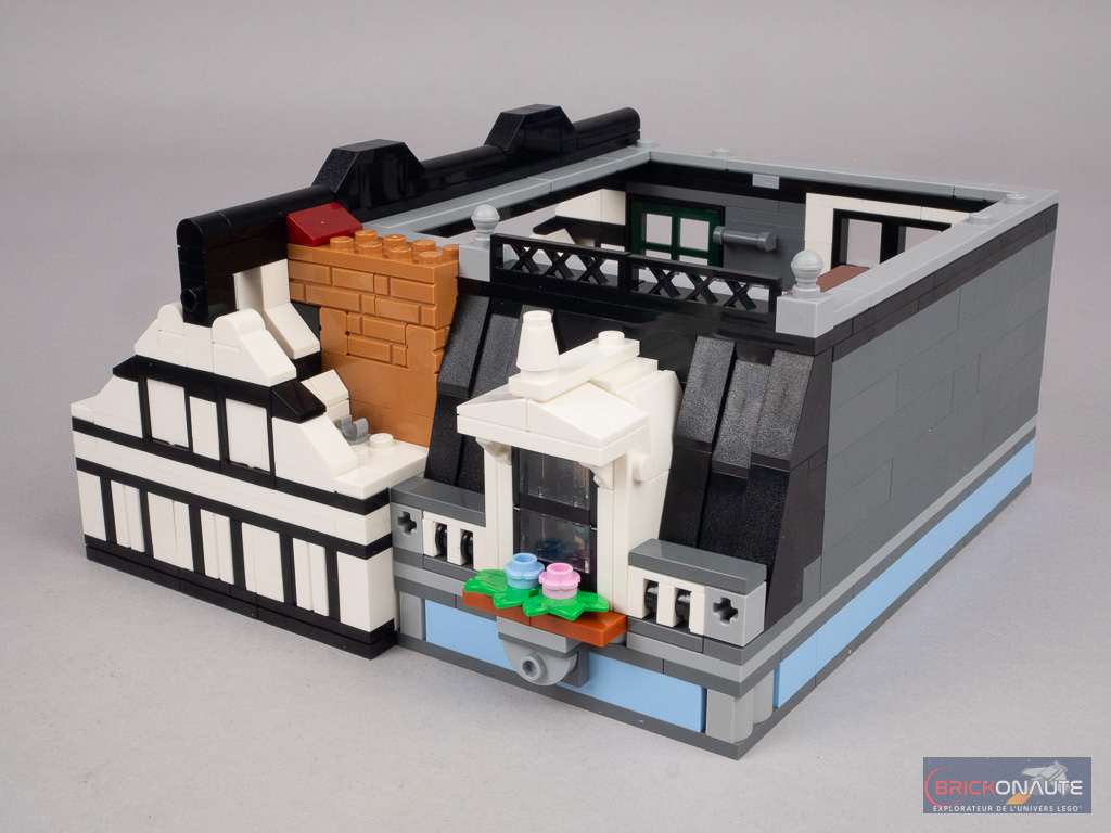 LEGO Icons 10350 Tudor Corner-46 | Brickonaute
